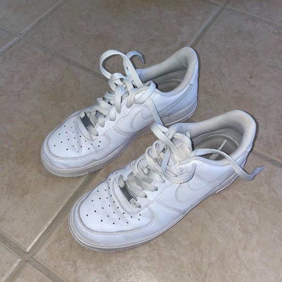 Shoes | Nike Womens White Trainers | Poshmark